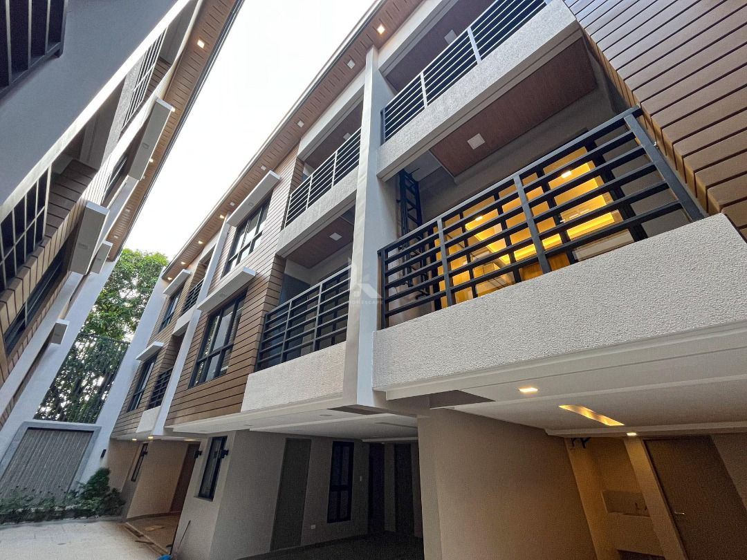 4BR Modern Townhouse in UP Village Diliman Quezon City near Maginhawa ...