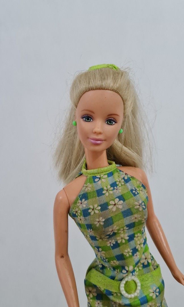 Barbie pretty in plaid Mattel, Bayi & Anak, Mainan & Baby Walker di ...