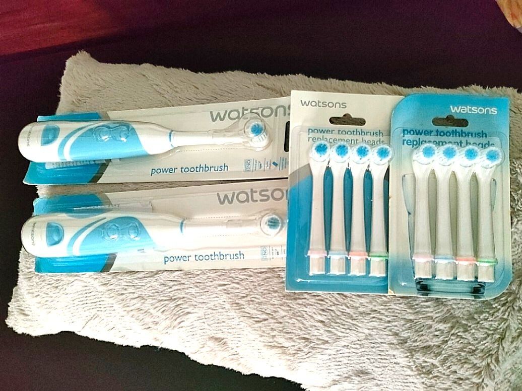 Battery operated toothbrush, Beauty & Personal Care, Oral Care on Carousell