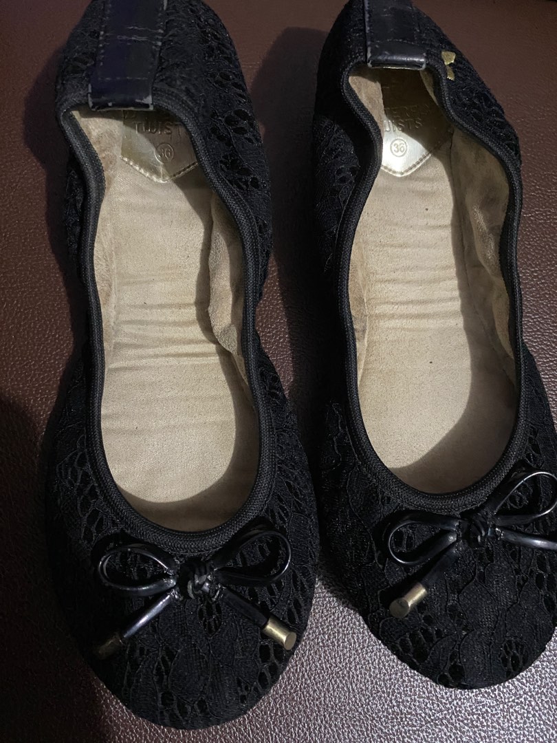 BUTTERFLY TWIST, Women's Fashion, Footwear, Flats & Sandals on Carousell