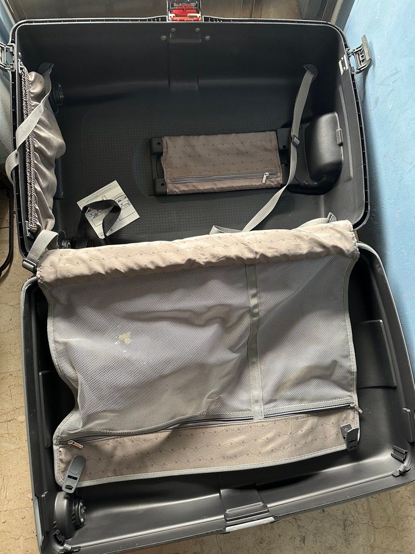 Carlton Hard Luggage Extra Large, Hobbies & Toys, Travel, Luggage on ...