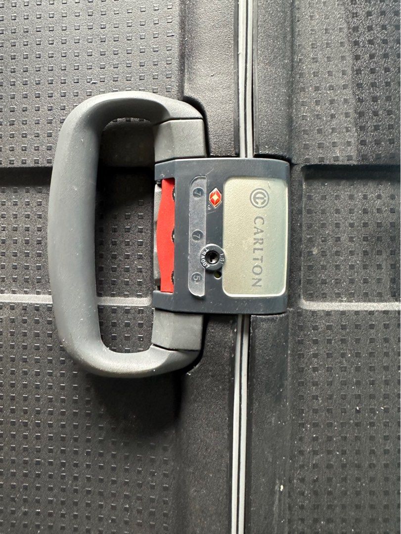 Carlton Hard Luggage Extra Large, Hobbies & Toys, Travel, Luggage on ...