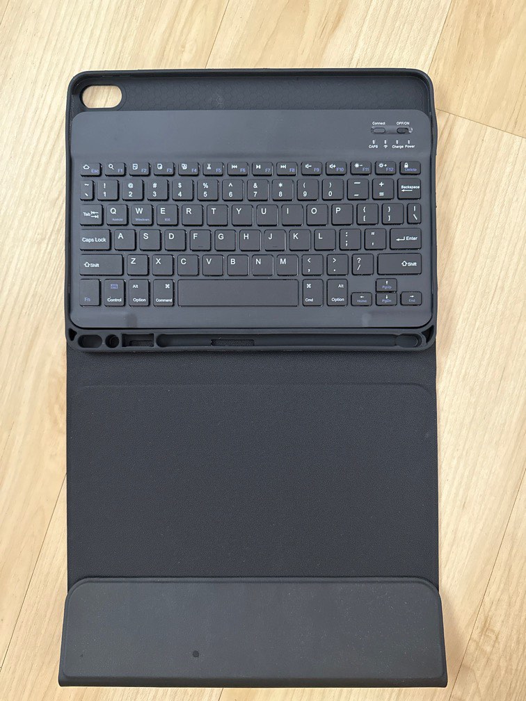 Cheap Ipad Air gen 5 casing + keyboard, Mobile Phones & Gadgets, Mobile ...