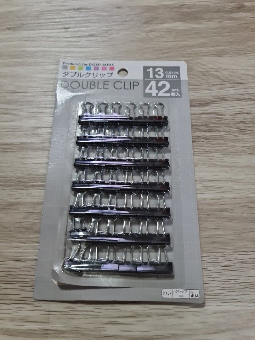 Daiso double clip 42pcs, Everything Else on Carousell