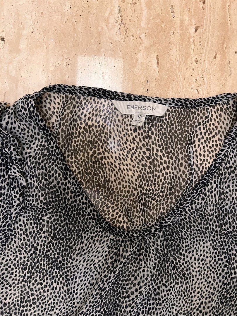 Emerson leopard hitam transparan outer ruffle, Fesyen Wanita, Pakaian ...