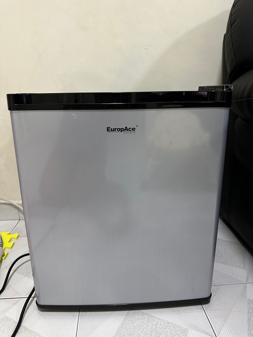 EuropAce Bar Fridge, TV & Home Appliances, Kitchen Appliances ...