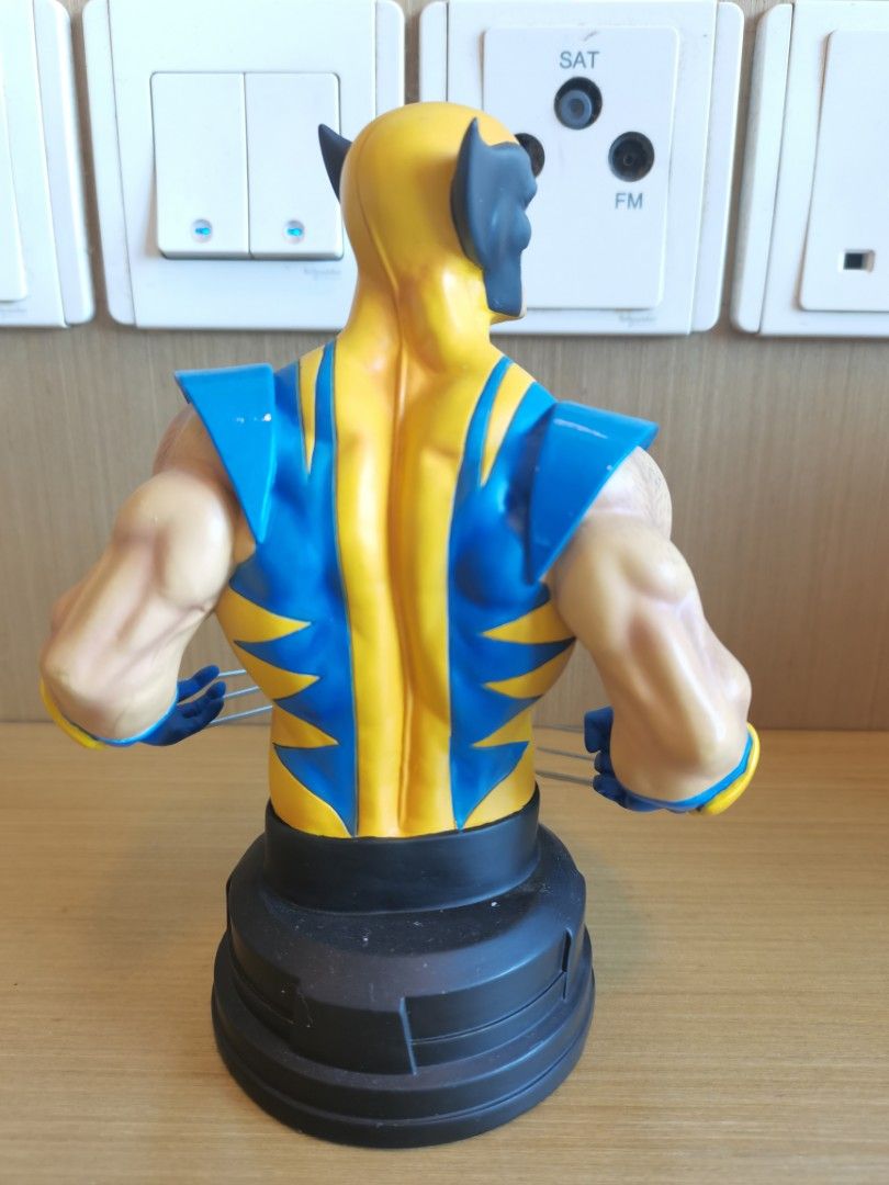 Gentle Giant Wolverine Mini Bust Limited Edition 850, Hobbies & Toys ...