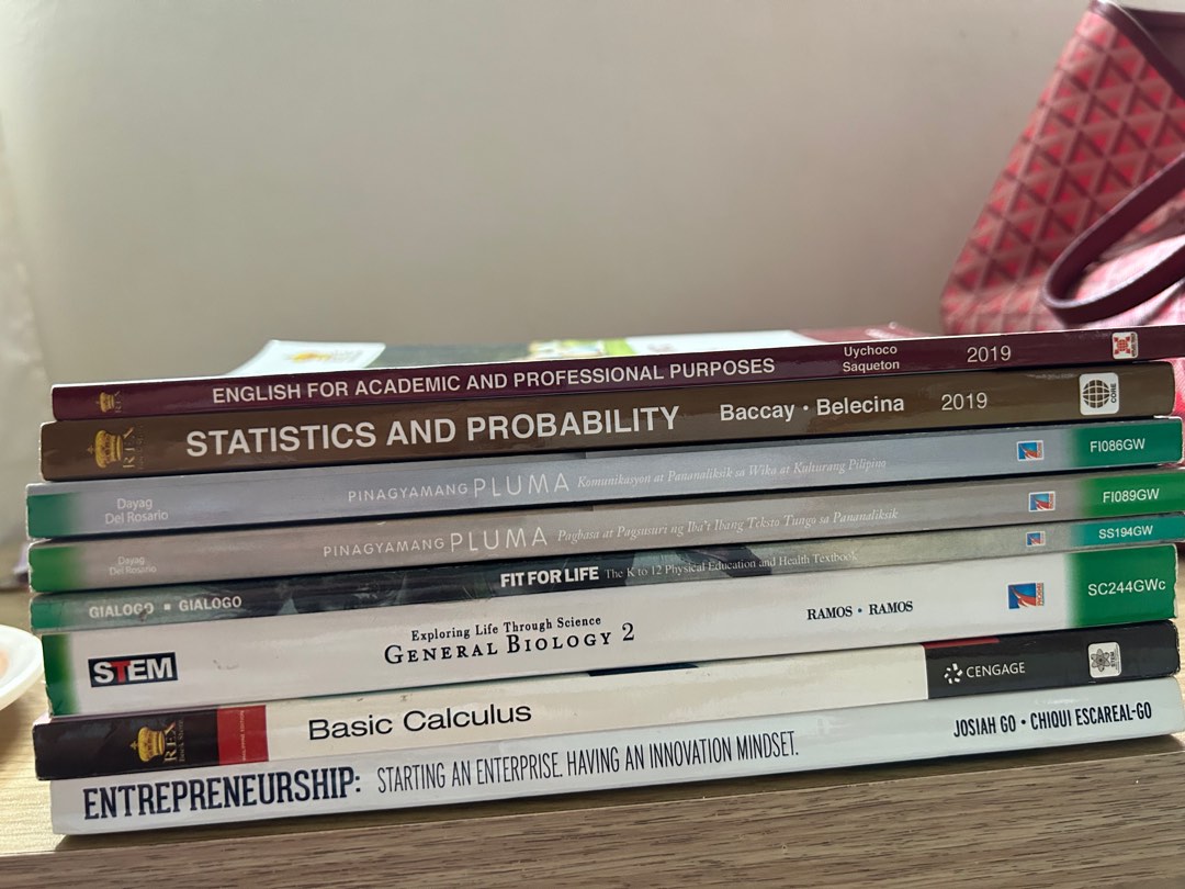 Grade 11 books, Hobbies & Toys, Books & Magazines, Textbooks on Carousell