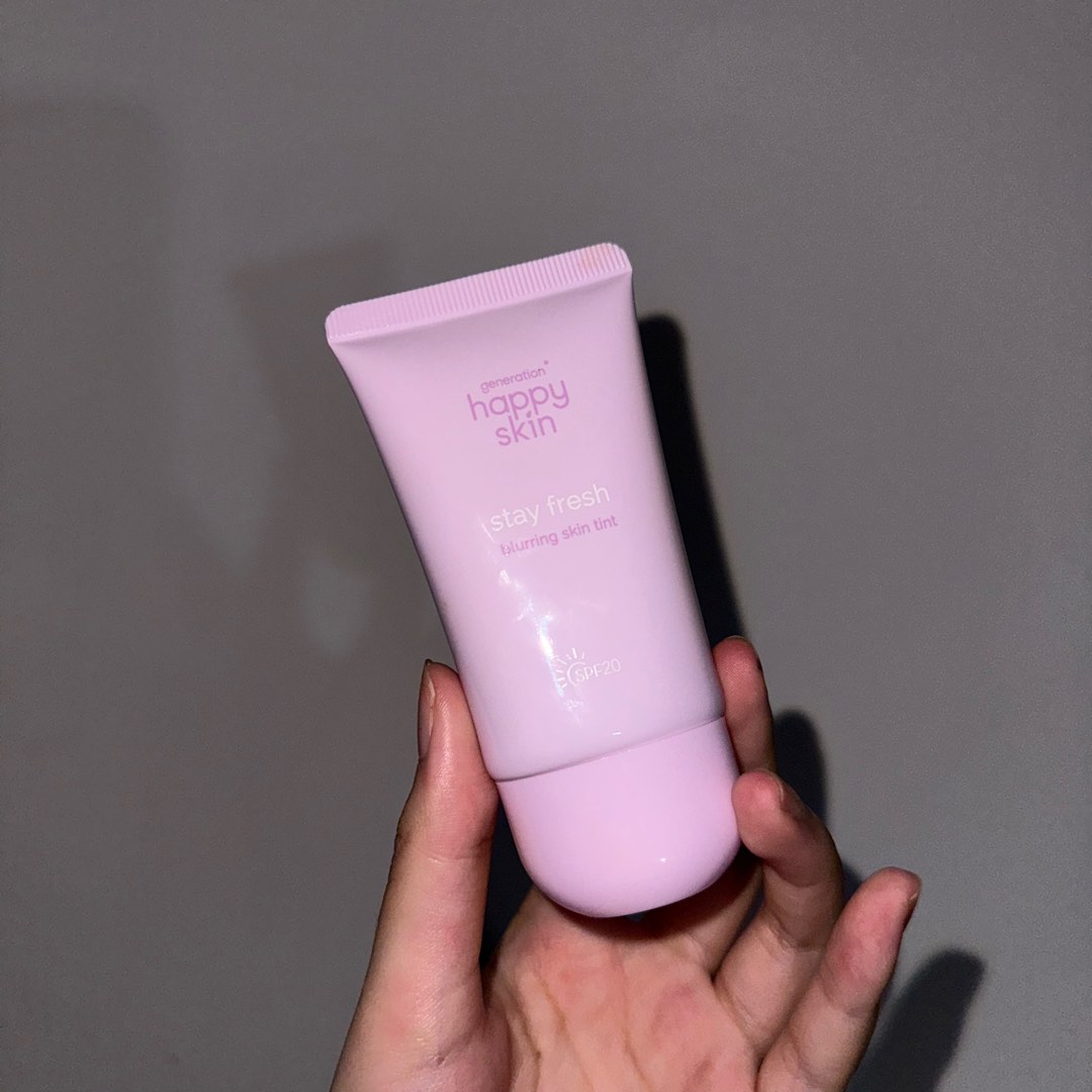HAPPY SKIN Blurring Skin Tint (Light), Beauty & Personal Care, Face ...