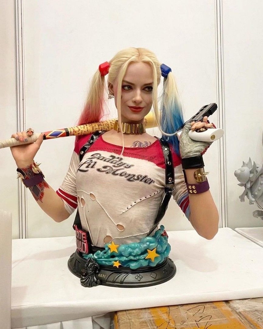 Harley Quinn | Infinity Studio, Hobbies & Toys, Toys & Games on Carousell