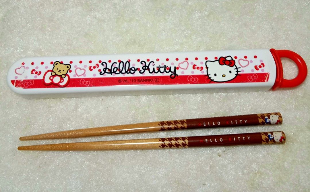 HELLO KITTY CHOPSTICKS SET Sanrio, Furniture & Home Living, Kitchenware ...
