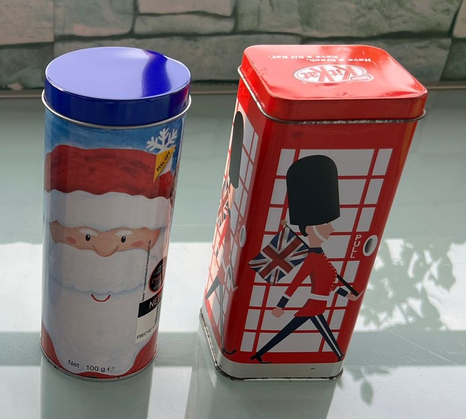 Kit Kat & Redondo Christmas tins, Hobbies & Toys, Memorabilia ...
