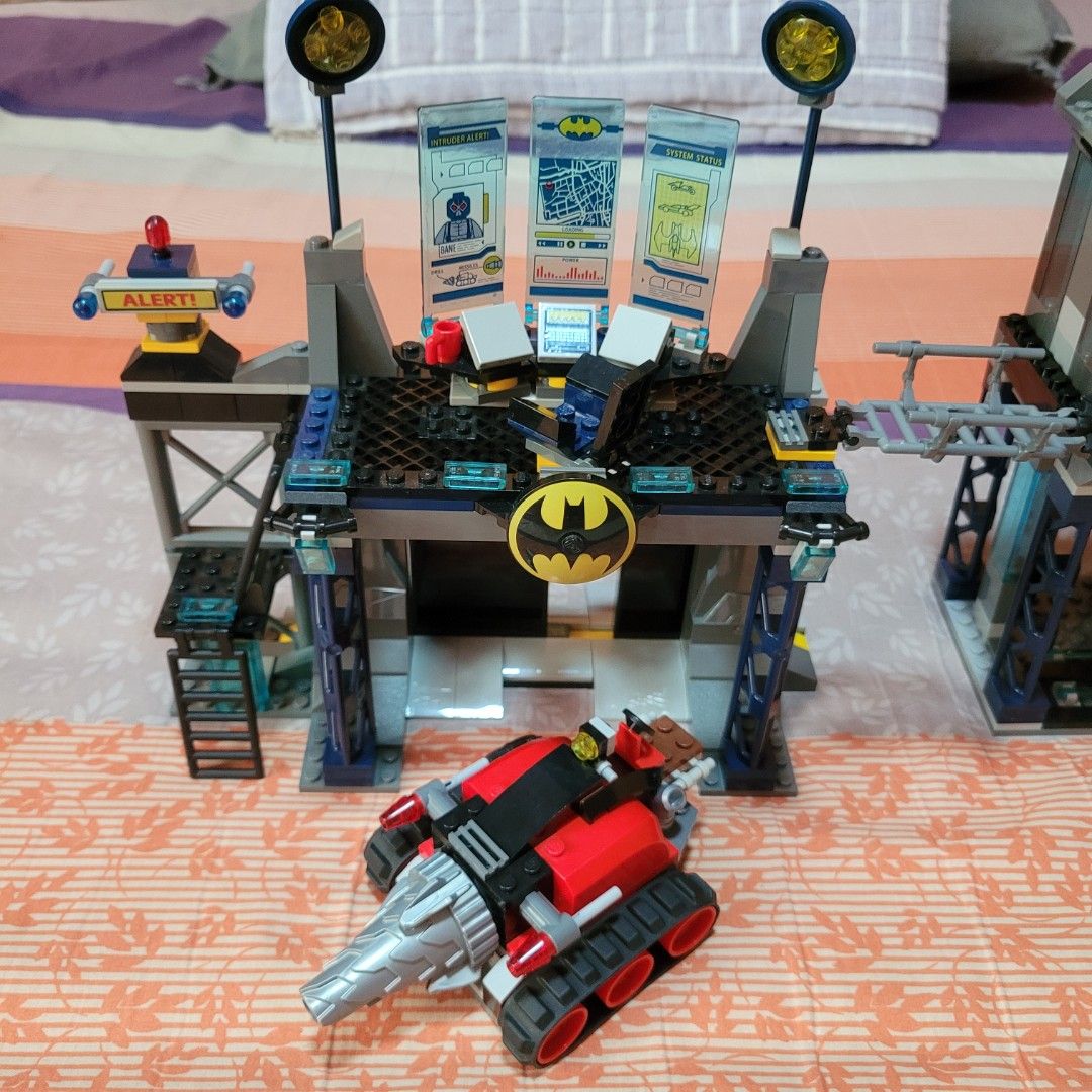 LEGO 7783 & LEGO 6860 The Batcave Batman Dark Knight, Hobbies & Toys ...
