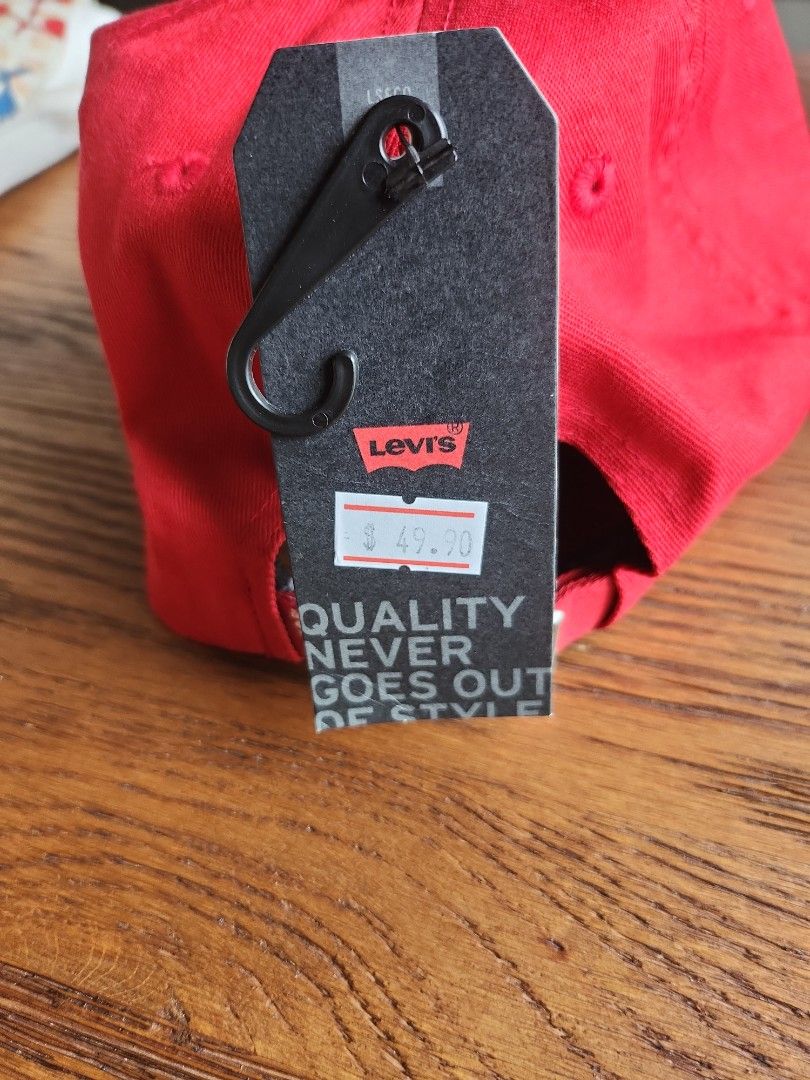 Levi's brand new cap, Men's Fashion, Watches & Accessories, Caps & Hats ...