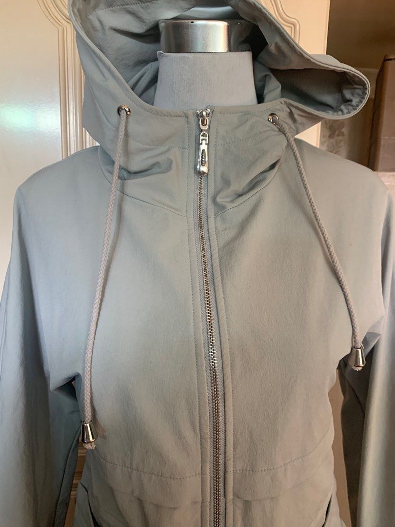 Light Grey Windbreaker/Jacket, Women's Fashion, Coats, Jackets and ...