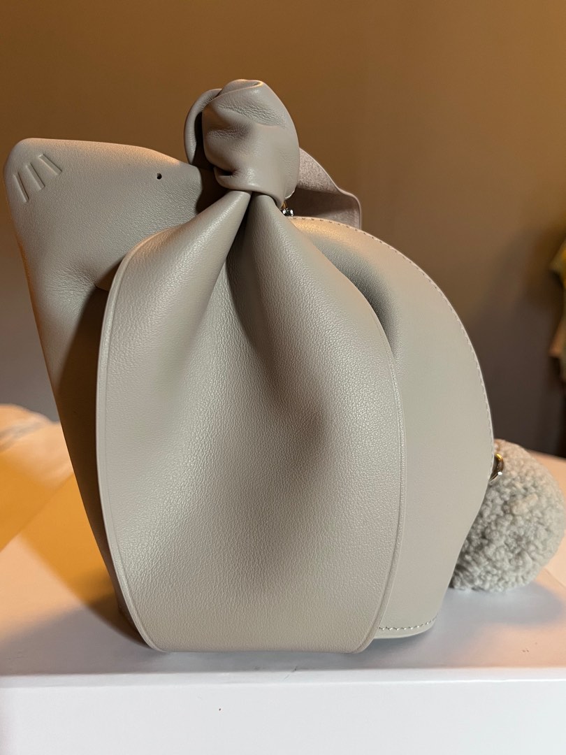Loewe Bunny Bag Special Edition, Fesyen Wanita, Tas & Dompet di Carousell