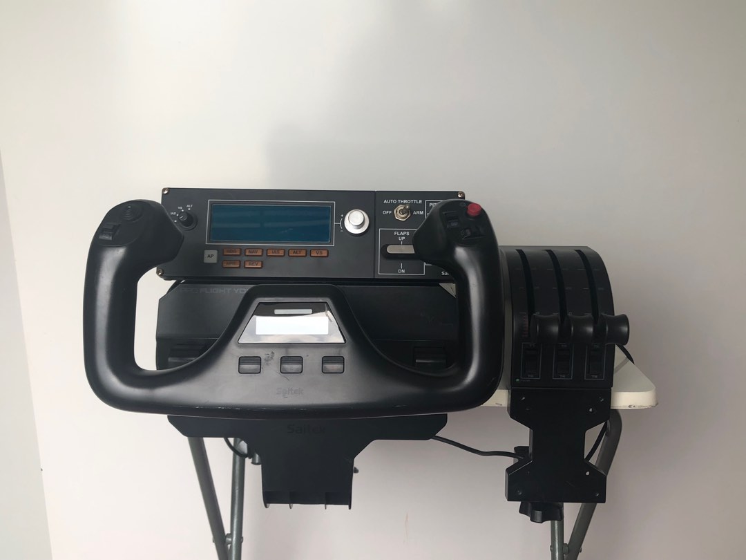 Logitech Saitek Pro Flight Yoke, Throttle Quadrant and Multi Panel Set ...