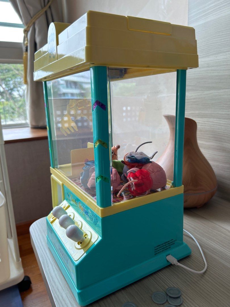 Mini claw machine (with box), Hobbies & Toys, Toys & Games on Carousell