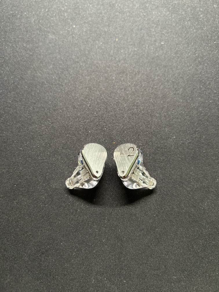 Moondrop Dusk Blessing 2, Audio, Earphones on Carousell