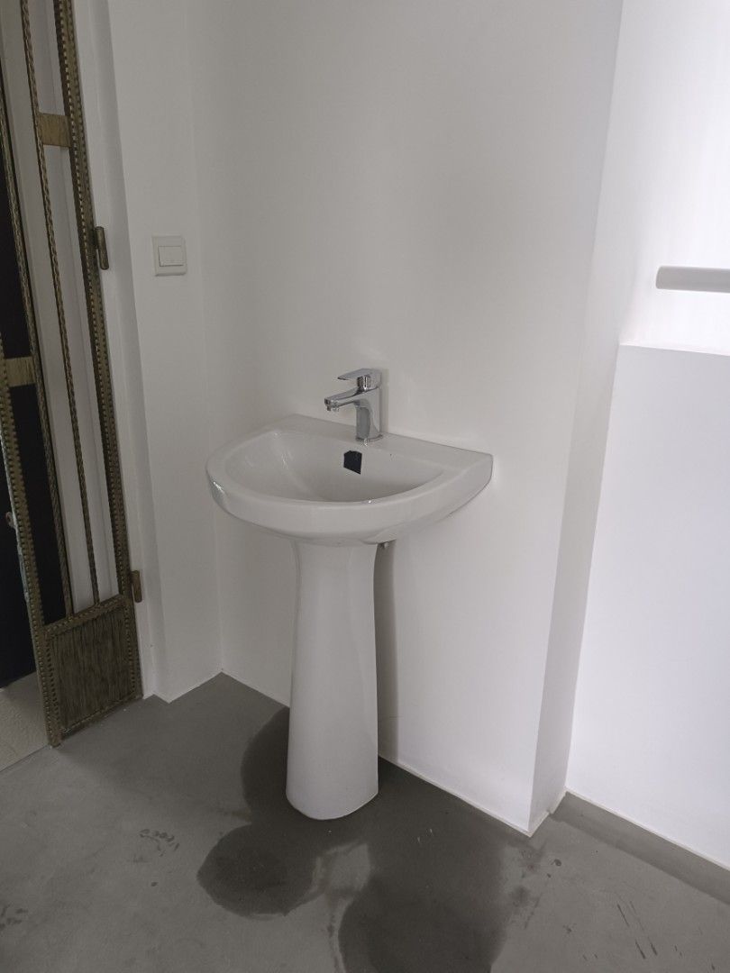 New bto wash basin set(including water Tap), Furniture & Home Living ...