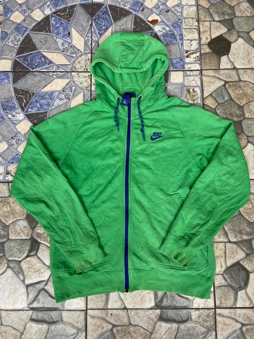 Nike Side Logo, Men's Fashion, Tops & Sets, Hoodies on Carousell