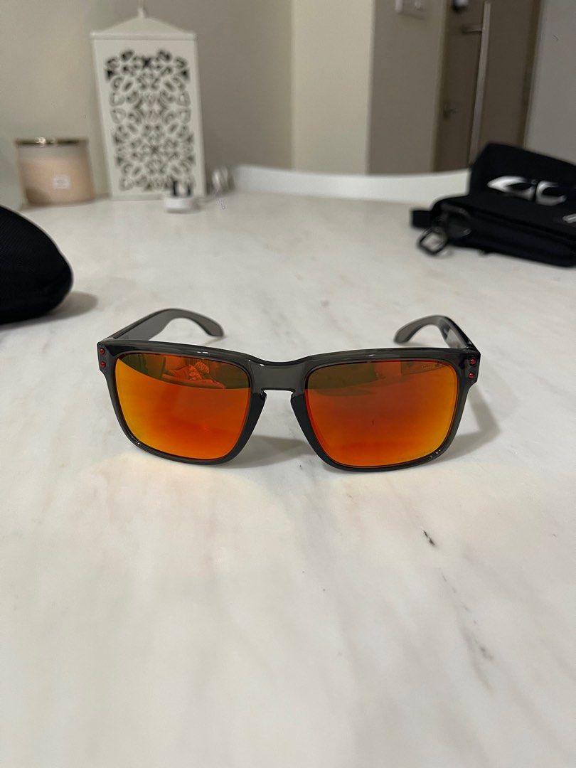 Oakley Holbrook Grey smoke/ prizm ruby, Men's Fashion, Watches ...