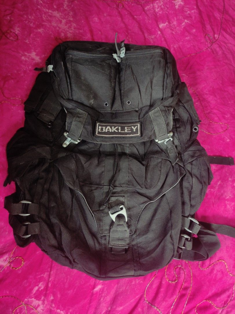 OAKLEY MECHANISM BAG PACK, Men's Fashion, Bags, Backpacks on Carousell