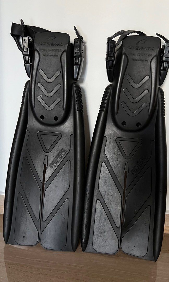 Oceanic Vortex V12 split fins, Sports Equipment, Other Sports Equipment ...