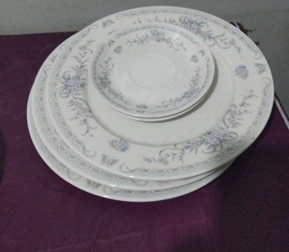 PLATES & SAUCERS SURPLUS, Furniture & Home Living, Kitchenware ...