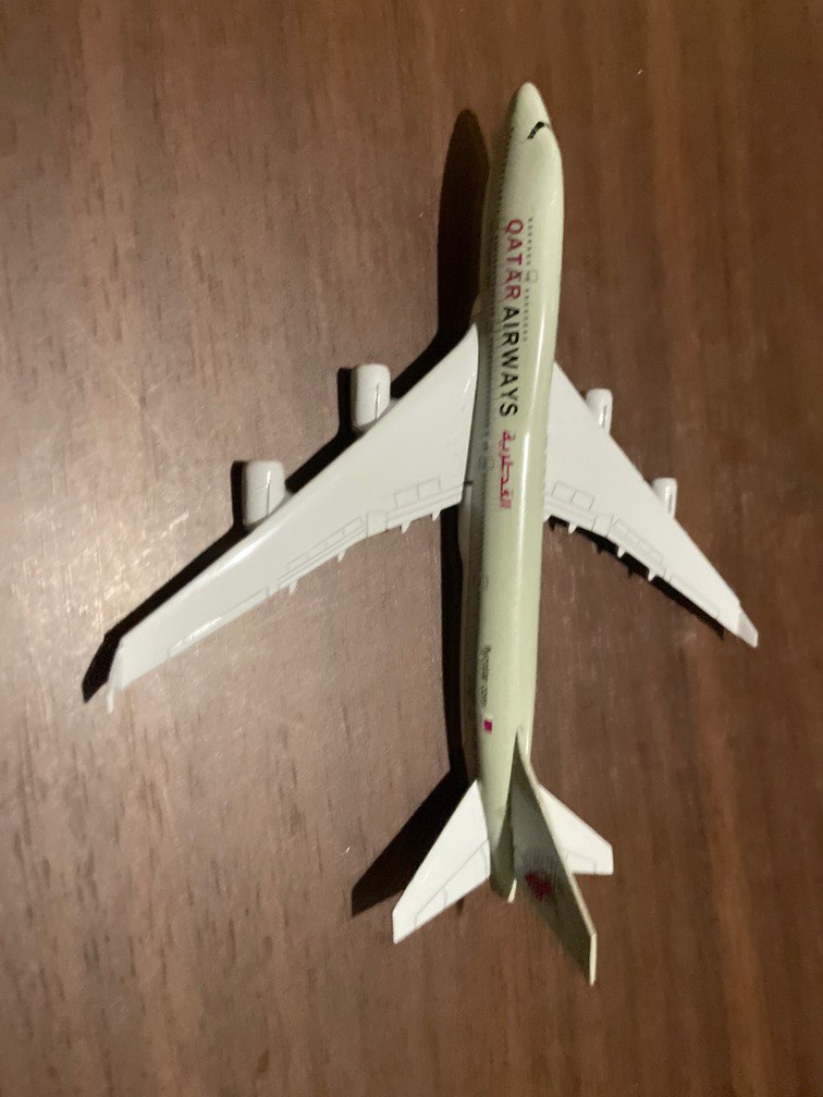 Qatar airways old livery 747-400 1:400, Hobbies & Toys, Toys & Games on ...