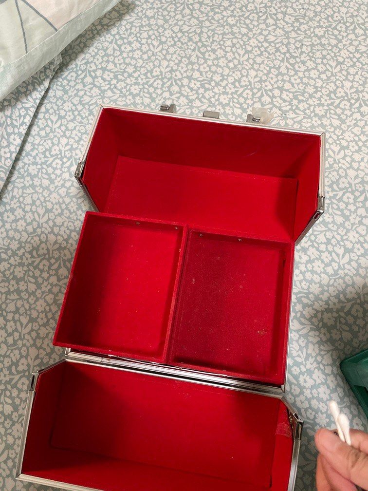 Red Make Up Organizer Large, Women's Fashion, Jewelry & Organizers ...