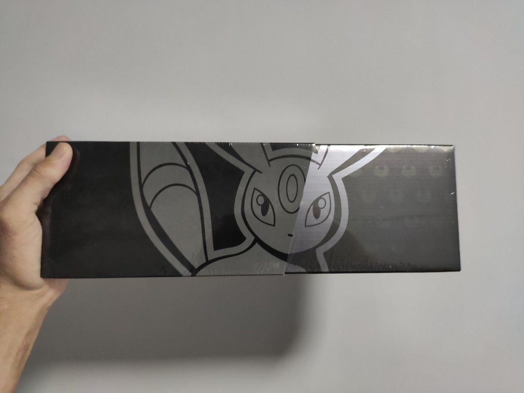 (SALE) Pokémon 25th Anniversary Umbreon Chinese Box in Mint Condition ...