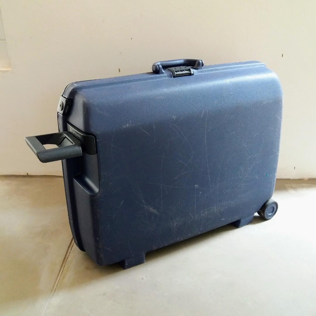 Samsonite Hardshell Royal Traveller (blue), Hobbies & Toys, Travel ...