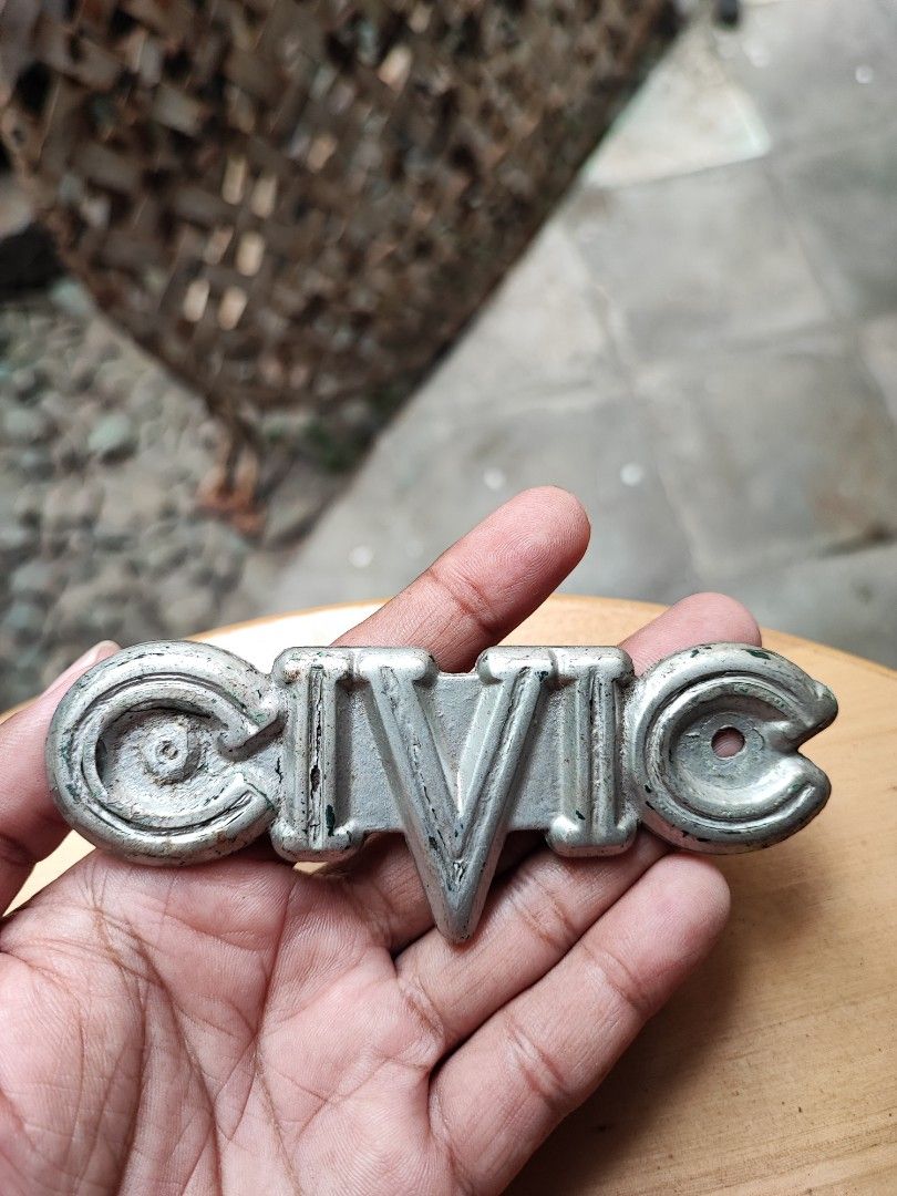 Sepasang Emblem Badge Asli Copotan Honda Civic Hi-Deluxe 1970an ...