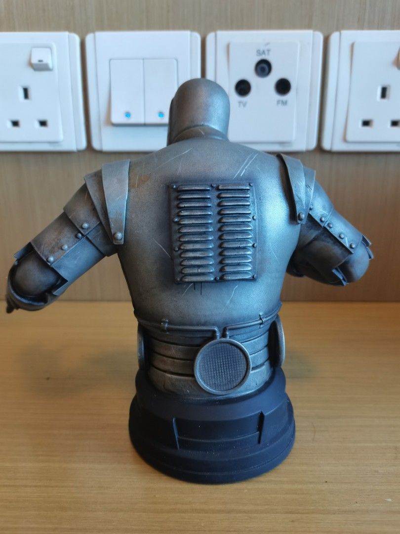 Sideshow Iron Man Mark 1 Mini Bust Limited Edition 520, Hobbies & Toys ...