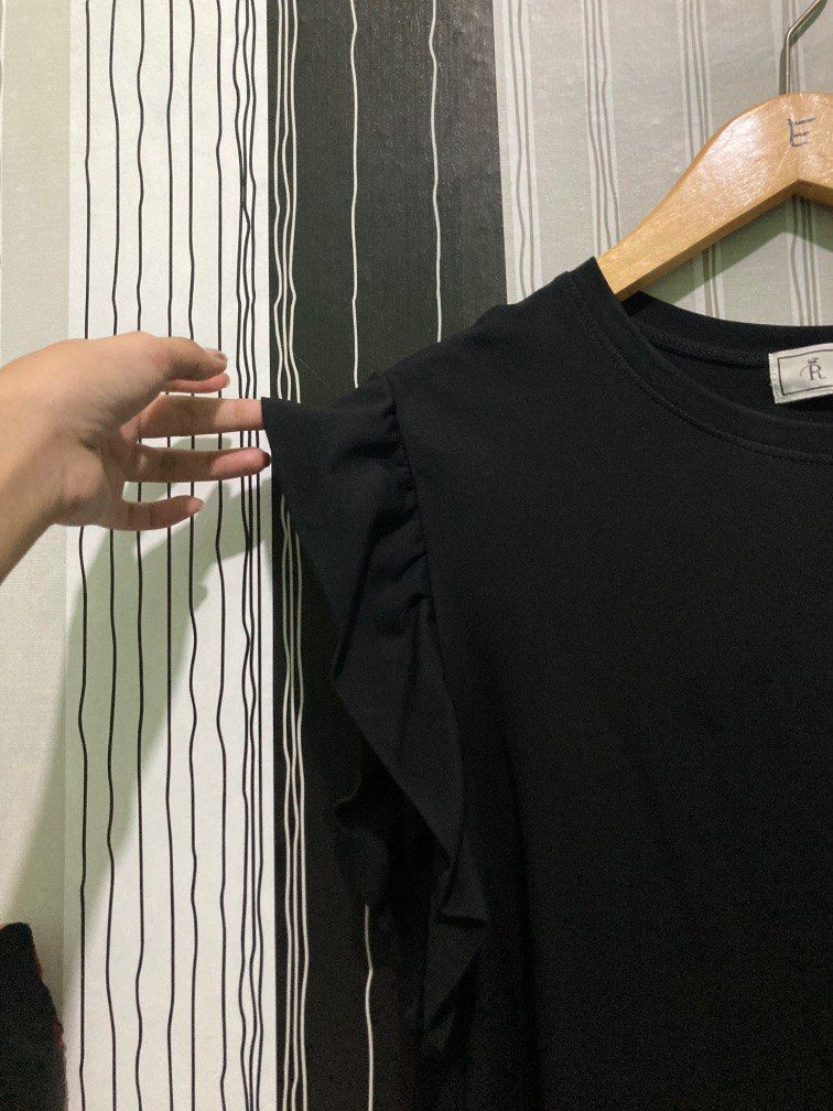 BLOUSE BEST MATERIAL RUFFLE BLOUSE HITAM RUFFLE RUFFLE SUPER BAGUS ...