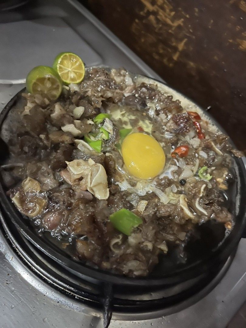 Sizzling pork sisig Crispy Ulo in sisig TRY NOW!!?, Food & Drinks ...