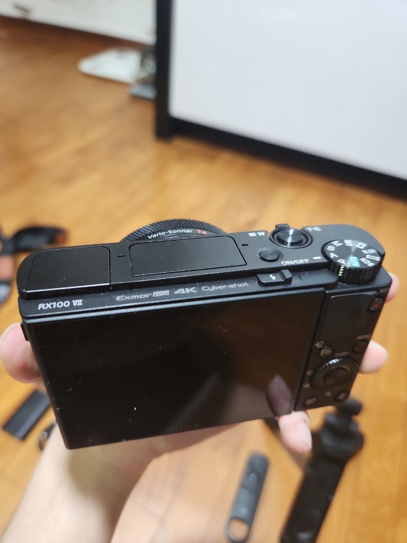 Sony RX100 VII M7, Photography, Cameras on Carousell