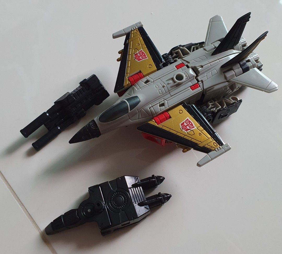 Transformers Hasbro Combiner Wars Generations Breakdown Viper Dragstrip ...