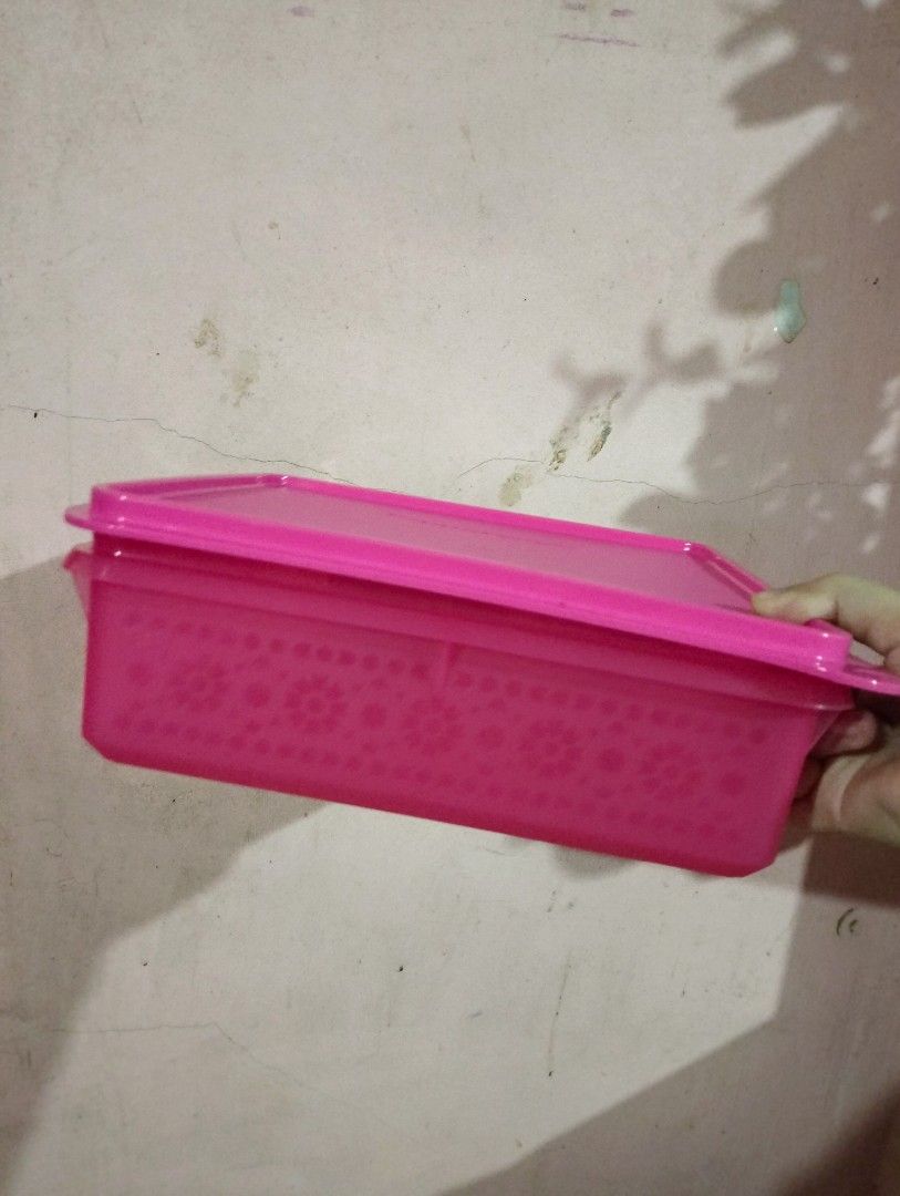TUPPERWARE PINK FOOD CONTAINER, Furniture & Home Living, Kitchenware ...