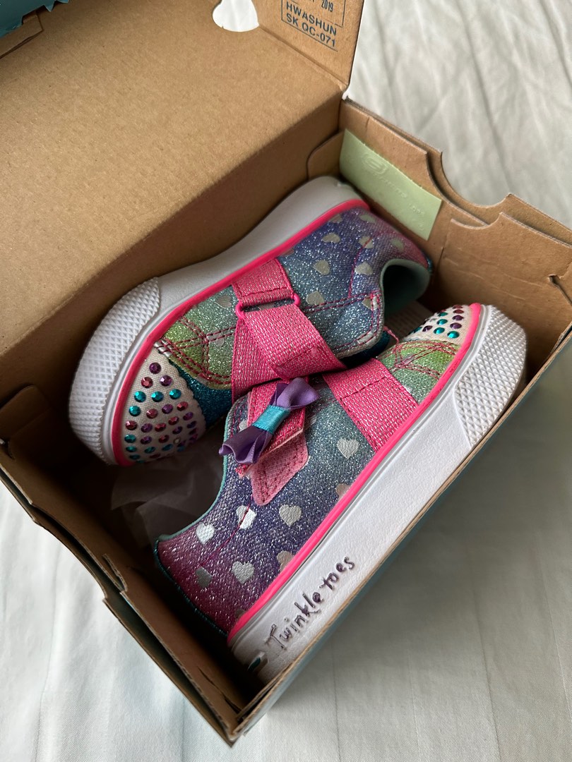 Twinkle toes by Skechers, Men's Fashion, Footwear, Sneakers on Carousell