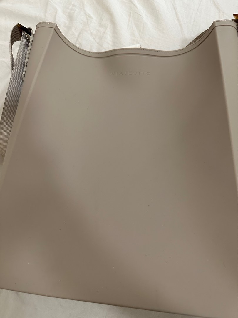 Viajecito Mnl tote fog, Women's Fashion, Bags & Wallets, Shoulder Bags ...