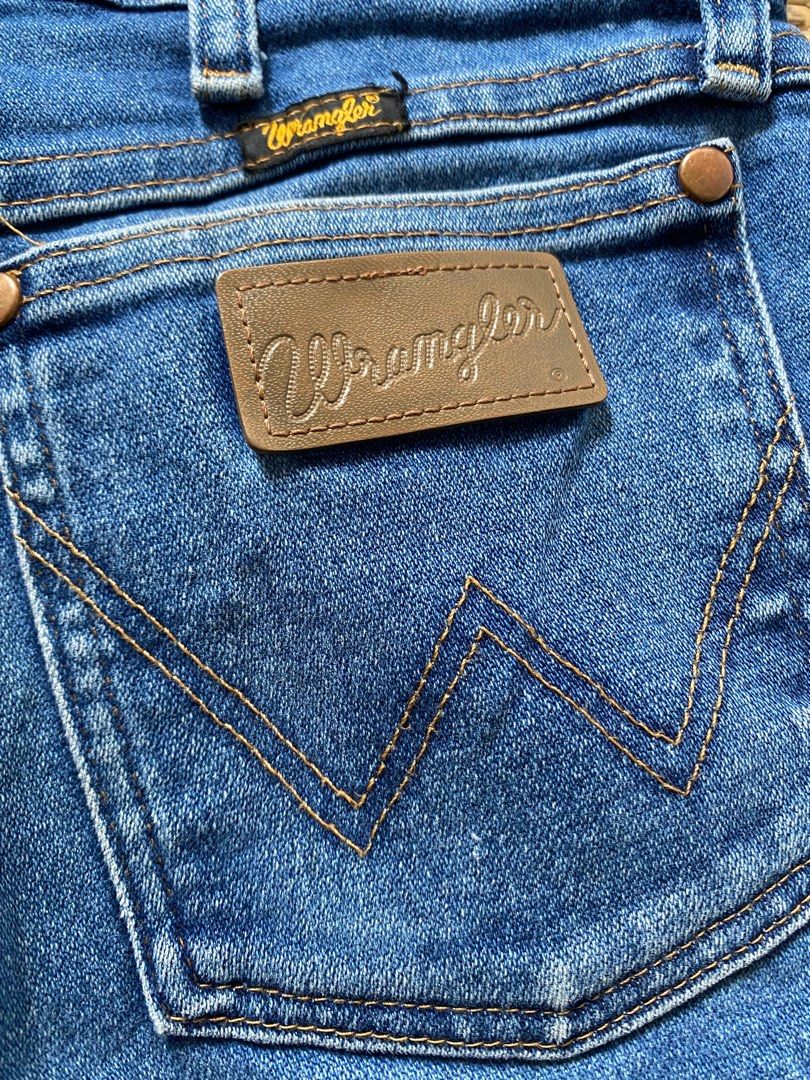 Wrangler Paku (A001 ), Men's Fashion, Bottoms, Jeans on Carousell