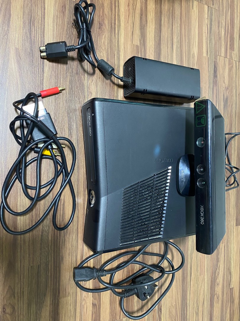 Xbox 360 + Kinetic, Video Gaming, Video Game Consoles, Xbox on Carousell