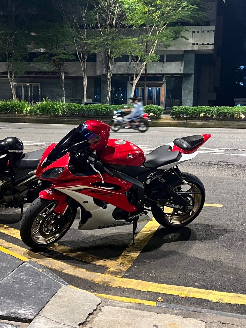 Yamaha YZF-R6 2012, Motorbikes on Carousell