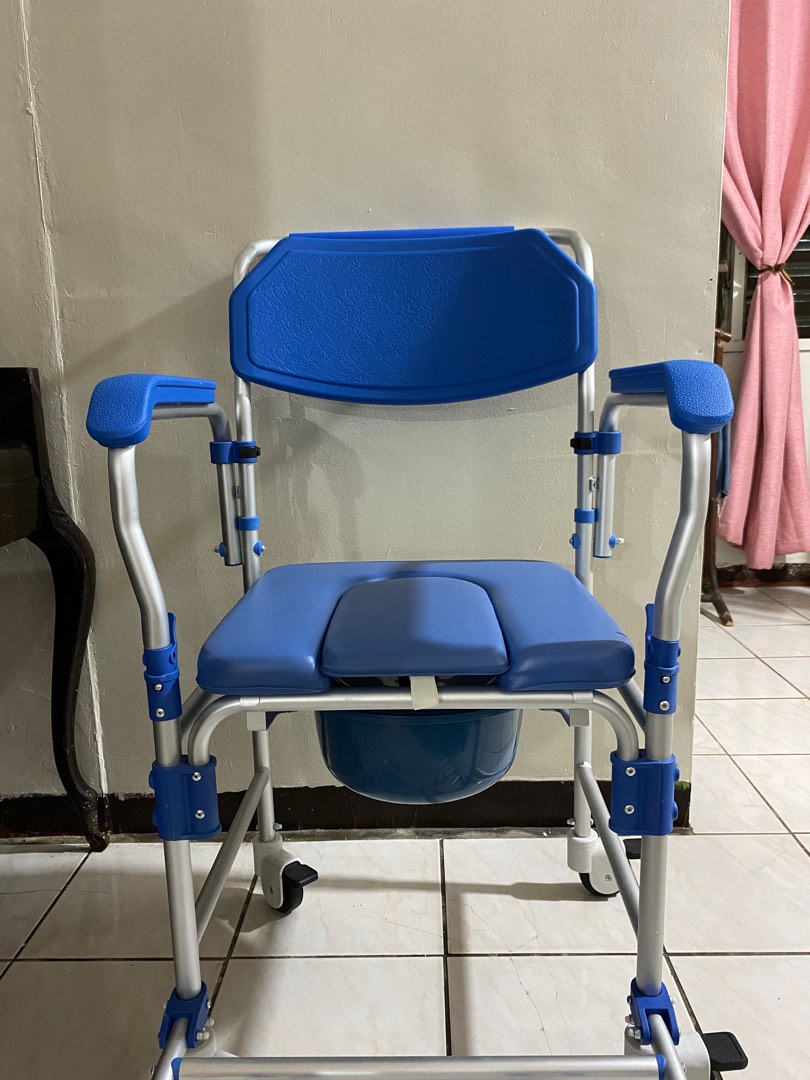Aluminum Commode Chair with Wheels, Health & Nutrition, Assistive ...