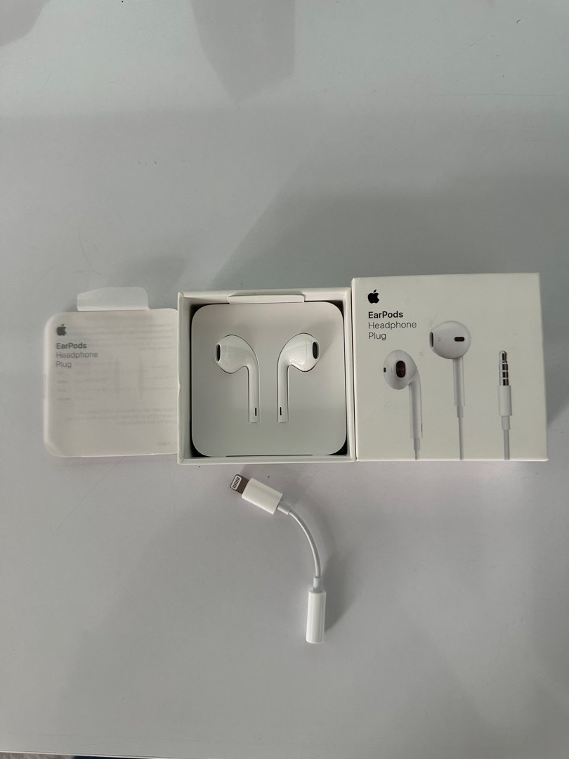 APPLE EarPods Headphone Plug with Lightning Adapter, Audio, Earphones ...