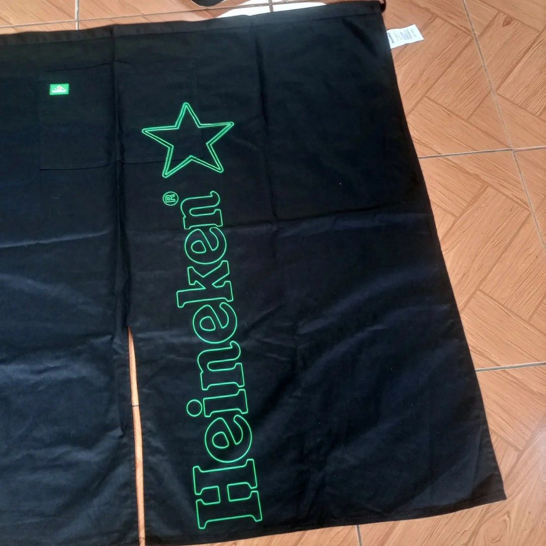 NETSALE..Apron Heineken barista black, Serba Serbi, Others di Carousell
