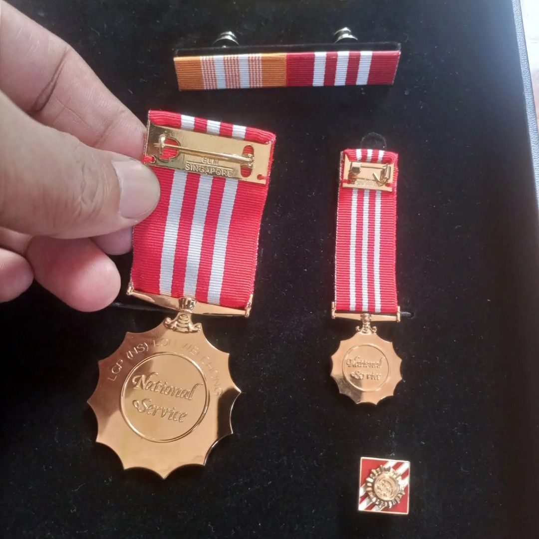 NETSALE..Armed forces saf service medal, Antik, Lainnya di Carousell