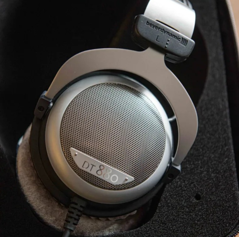Beyerdynamic DT880 600 ohms, Audio, Headphones & Headsets on Carousell